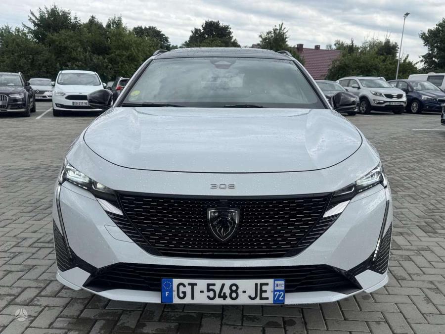Белый Пежо 308 2023 в Таураге, объемом двигателя 1.50 л и пробегом 163 тыс. км за 15300 €, фото 3 на AUTOMOTO.COM.LV