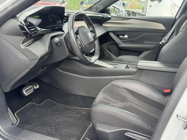 White Peugeot 308 2023 in Taurage, with an engine capacity of 1.50 L and mileage of 163 thousand km for 15300 €, photo 8 on AUTOMOTO.COM.LV