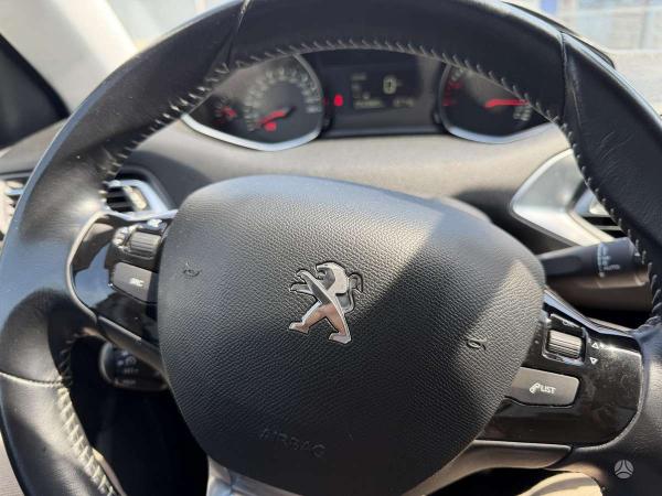 Dzeltens Peugeot 308 2018 Kauņa, ar dzinēja tilpumu 1.20 L un nobraukumu 51 tūkst. km par 9350 €, foto 9 vietnē AUTOMOTO.COM.LV