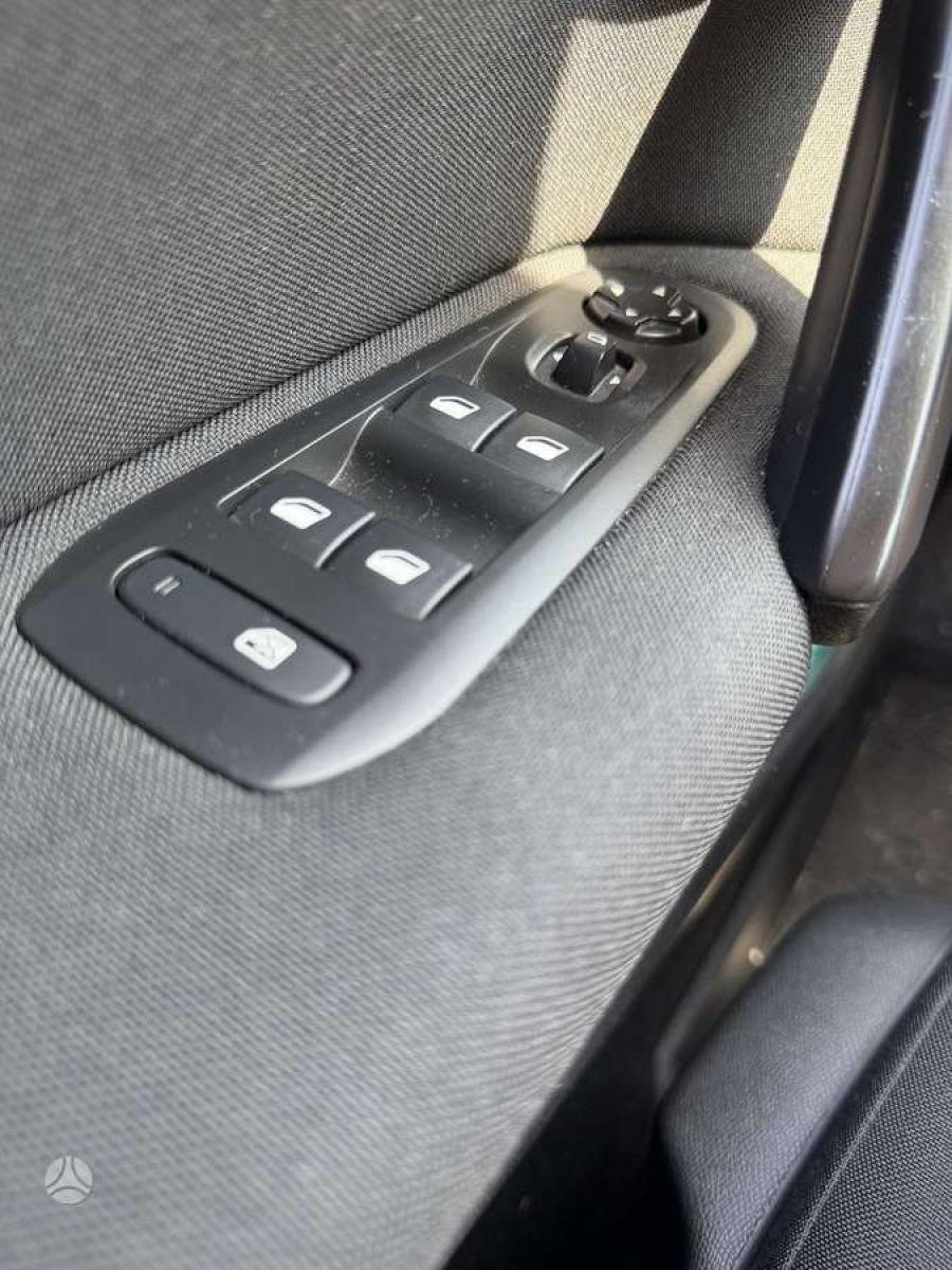 Dzeltens Peugeot 308 2018 Kauņa, ar dzinēja tilpumu 1.20 L un nobraukumu 51 tūkst. km par 9350 €, foto 12 vietnē AUTOMOTO.COM.LV