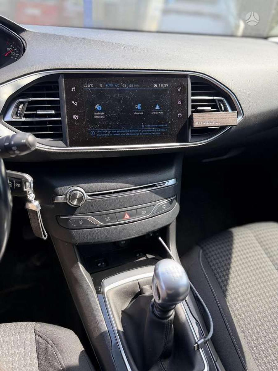 Dzeltens Peugeot 308 2018 Kauņa, ar dzinēja tilpumu 1.20 L un nobraukumu 51 tūkst. km par 9350 €, foto 13 vietnē AUTOMOTO.COM.LV