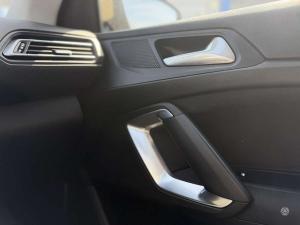 Dzeltens Peugeot 308 2018 Kauņa, ar dzinēja tilpumu 1.20 L un nobraukumu 51 tūkst. km par 9350 €, foto 14 vietnē AUTOMOTO.COM.LV