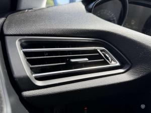 Dzeltens Peugeot 308 2018 Kauņa, ar dzinēja tilpumu 1.20 L un nobraukumu 51 tūkst. km par 9350 €, foto 15 vietnē AUTOMOTO.COM.LV