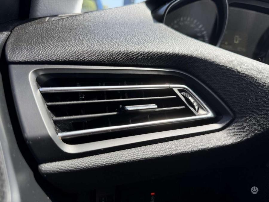 Dzeltens Peugeot 308 2018 Kauņa, ar dzinēja tilpumu 1.20 L un nobraukumu 51 tūkst. km par 9350 €, foto 15 vietnē AUTOMOTO.COM.LV