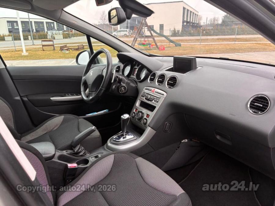 Yellow Peugeot 308 2013 in Tallinn, with an engine capacity of 1.60 L and mileage of 272 thousand km for 3599 €, photo 8 on AUTOMOTO.COM.LV