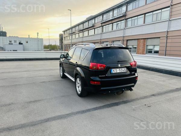 Melns Peugeot 4007 2007 Rīga, ar dzinēja tilpumu 2.20 L un nobraukumu 278 tūkst. km par 3690 €, foto 5 vietnē AUTOMOTO.COM.LV