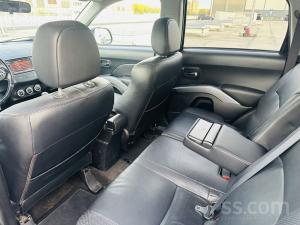 Melns Peugeot 4007 2007 Rīga, ar dzinēja tilpumu 2.20 L un nobraukumu 278 tūkst. km par 3690 €, foto 12 vietnē AUTOMOTO.COM.LV