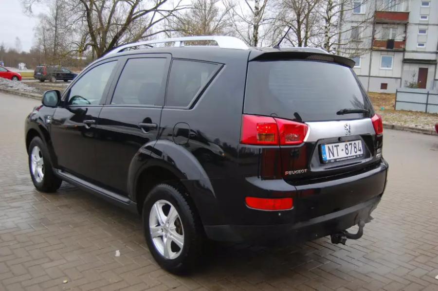 Black Peugeot 4007 2007 in Jekabpils, with an engine capacity of 2.20 L and mileage of 240 thousand km for 5750 €, photo 8 on AUTOMOTO.COM.LV