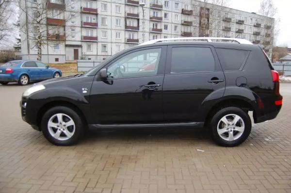Melns Peugeot 4007 2007 Jēkabpils, ar dzinēja tilpumu 2.20 L un nobraukumu 240 tūkst. km par 5750 €, foto 9 vietnē AUTOMOTO.COM.LV