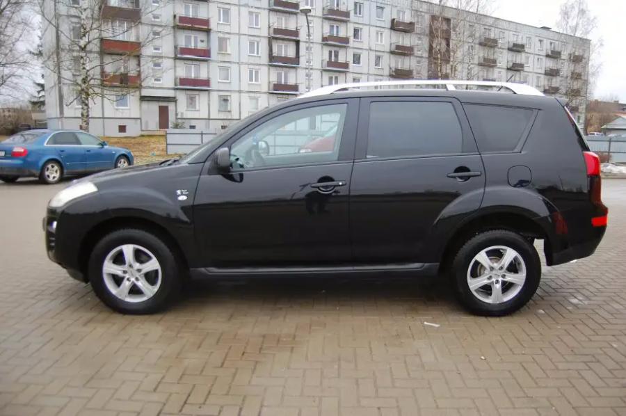 Black Peugeot 4007 2007 in Jekabpils, with an engine capacity of 2.20 L and mileage of 240 thousand km for 5750 €, photo 10 on AUTOMOTO.COM.LV