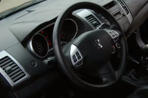 Black Peugeot 4007 2007 in Jekabpils, with an engine capacity of 2.20 L and mileage of 240 thousand km for 5750 €, photo 18 on AUTOMOTO.COM.LV