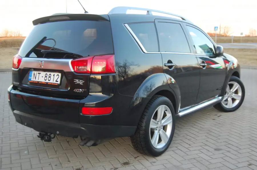 Melns Peugeot 4007 2007 Jēkabpils, ar dzinēja tilpumu 2.20 L un nobraukumu 257 tūkst. km par 5700 €, foto 3 vietnē AUTOMOTO.COM.LV