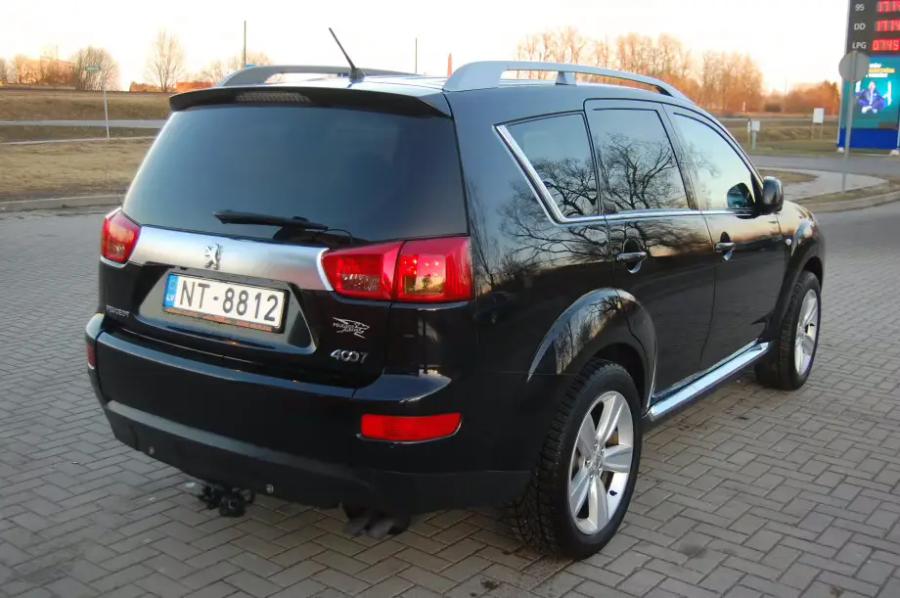 Melns Peugeot 4007 2007 Jēkabpils, ar dzinēja tilpumu 2.20 L un nobraukumu 257 tūkst. km par 5700 €, foto 7 vietnē AUTOMOTO.COM.LV