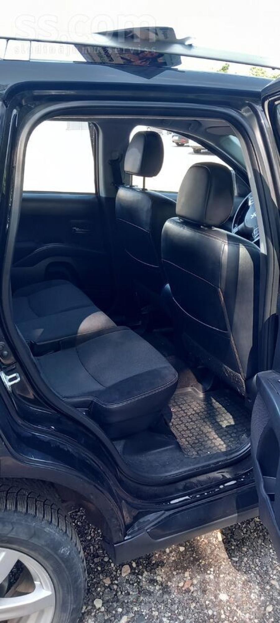 Melns Peugeot 4007 2007 Cēsis, ar dzinēja tilpumu 2.20 L un nobraukumu 303 tūkst. km par 3750 €, foto 5 vietnē AUTOMOTO.COM.LV
