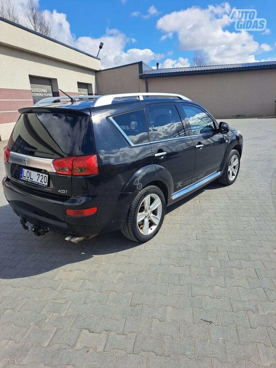 Black Peugeot 4007 2008 in Vilnius, with an engine capacity of 2.20 L and mileage of 278 thousand km for 2450 €, photo 6 on AUTOMOTO.COM.LV