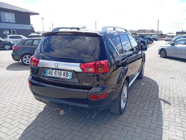 Black Peugeot 4007 2008 in Taurage, with an engine capacity of 2.20 L and mileage of 279 thousand km for 2500 €, photo 5 on AUTOMOTO.COM.LV
