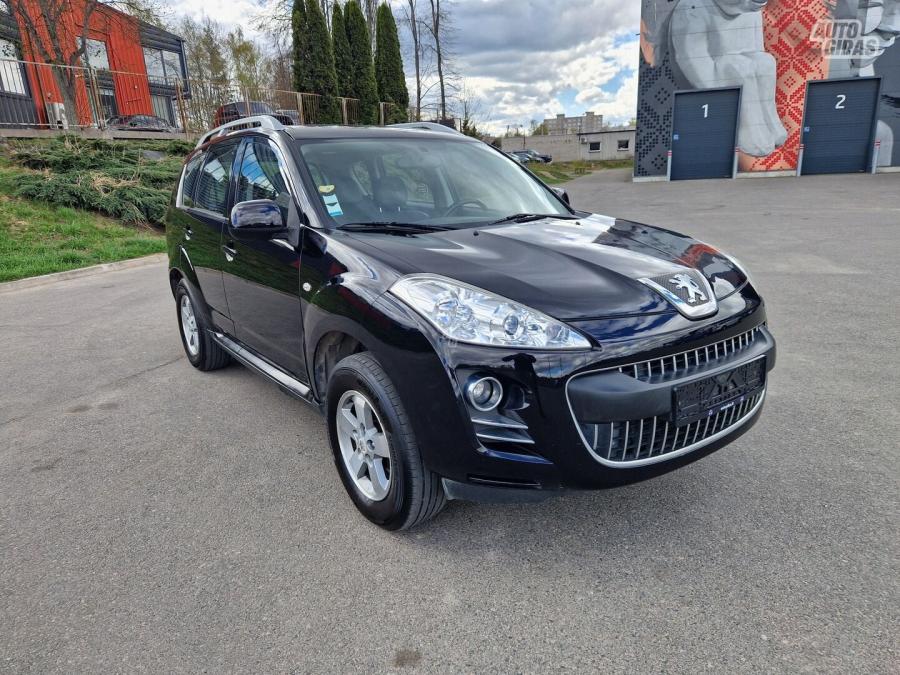 Black Peugeot 4007 2008 in Kaunas, with an engine capacity of 2.20 L and mileage of 298 thousand km for 3450 €, photo 4 on AUTOMOTO.COM.LV