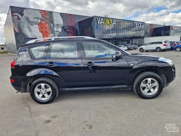 Black Peugeot 4007 2008 in Kaunas, with an engine capacity of 2.20 L and mileage of 298 thousand km for 3450 €, photo 4 on AUTOMOTO.COM.LV