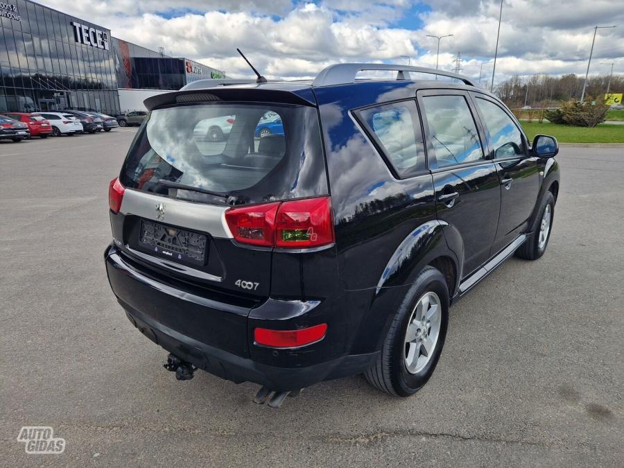Black Peugeot 4007 2008 in Kaunas, with an engine capacity of 2.20 L and mileage of 298 thousand km for 3450 €, photo 6 on AUTOMOTO.COM.LV