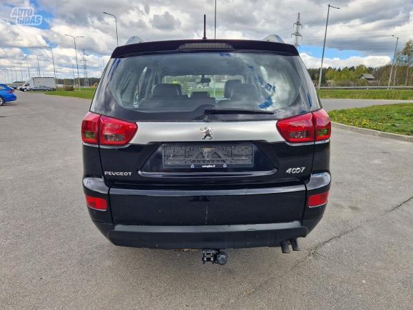 Black Peugeot 4007 2008 in Kaunas, with an engine capacity of 2.20 L and mileage of 298 thousand km for 3450 €, photo 6 on AUTOMOTO.COM.LV
