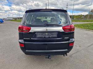 Black Peugeot 4007 2008 in Kaunas, with an engine capacity of 2.20 L and mileage of 298 thousand km for 3450 €, photo 7 on AUTOMOTO.COM.LV