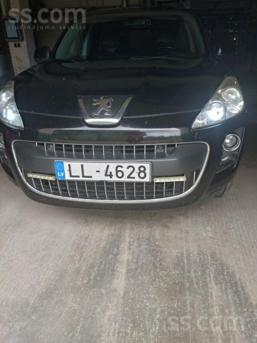 Melns Peugeot 4007 2008 Bauska, ar dzinēja tilpumu 2.20 L un nobraukumu 312 tūkst. km par 2900 €, foto 12 vietnē AUTOMOTO.COM.LV