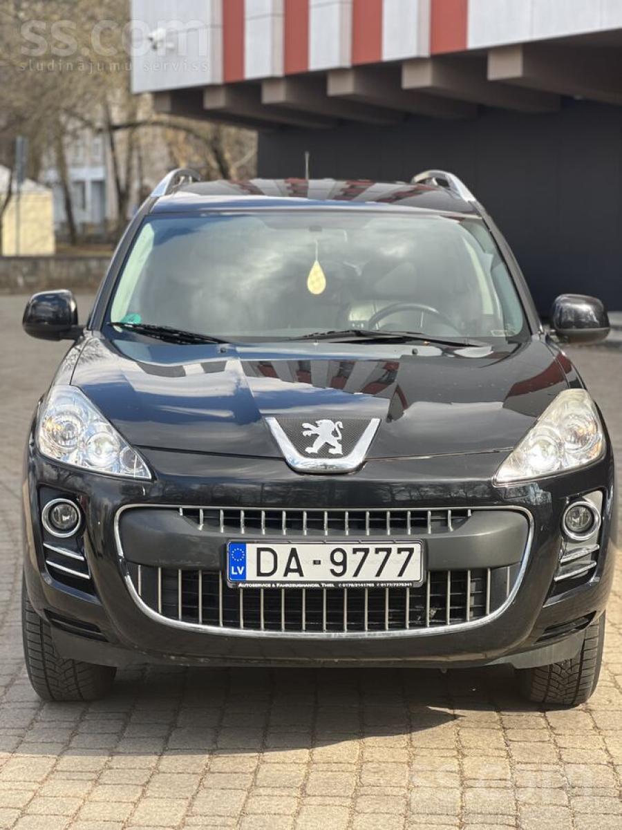 Black Peugeot 4007 2008 in Daugavpils, with an engine capacity of 2.20 L and mileage of 184 thousand km for 4900 €, photo 1 on AUTOMOTO.COM.LV