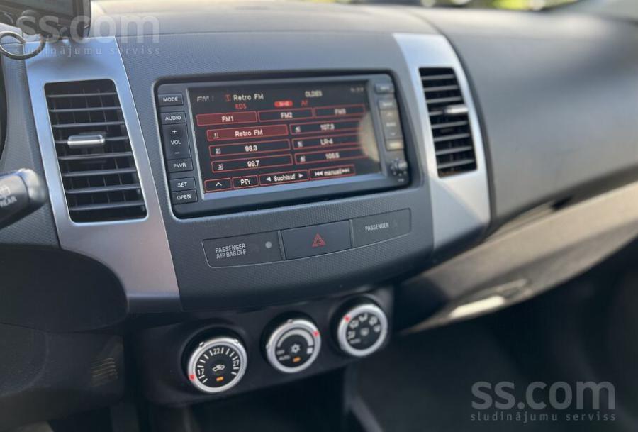 Black Peugeot 4007 2008 in Daugavpils, with an engine capacity of 2.20 L and mileage of 184 thousand km for 4900 €, photo 3 on AUTOMOTO.COM.LV