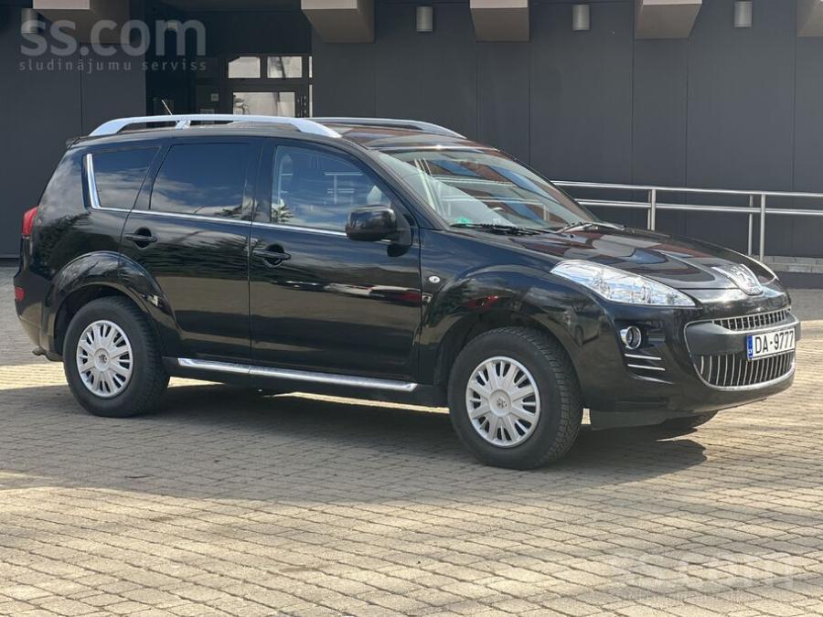 Black Peugeot 4007 2008 in Daugavpils, with an engine capacity of 2.20 L and mileage of 184 thousand km for 4900 €, photo 8 on AUTOMOTO.COM.LV