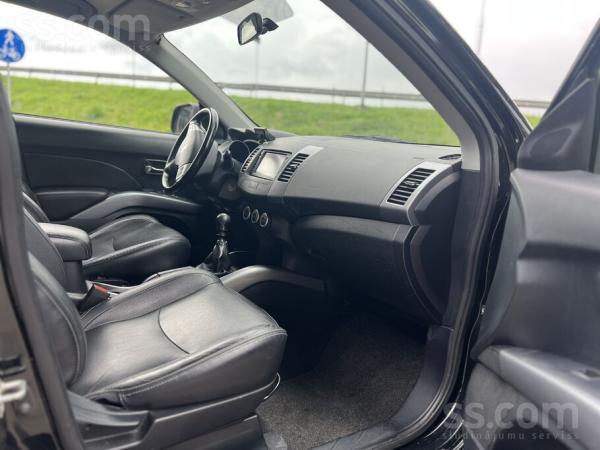Melns Peugeot 4007 2008 Daugavpils, ar dzinēja tilpumu 2.20 L un nobraukumu 190 tūkst. km par 4195 €, foto 10 vietnē AUTOMOTO.COM.LV