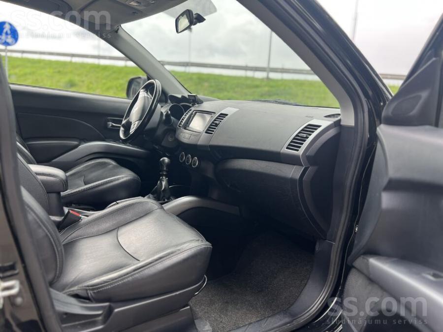 Melns Peugeot 4007 2008 Daugavpils, ar dzinēja tilpumu 2.20 L un nobraukumu 190 tūkst. km par 4195 €, foto 10 vietnē AUTOMOTO.COM.LV