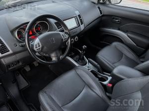 Melns Peugeot 4007 2008 Jelgava, ar dzinēja tilpumu 2.20 L un nobraukumu 225 tūkst. km par 4990 €, foto 13 vietnē AUTOMOTO.COM.LV