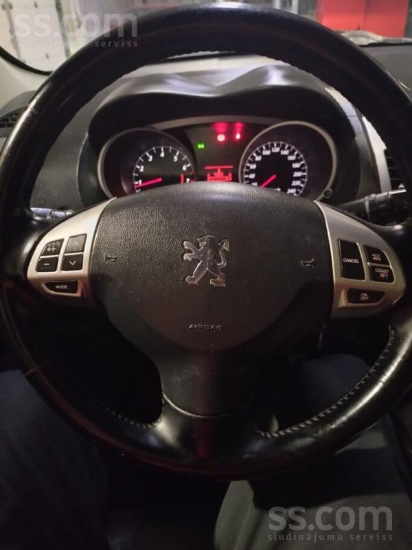 Melns Peugeot 4007 2008 Bauska, ar dzinēja tilpumu 2.20 L un nobraukumu 312 tūkst. km par 3200 €, foto 3 vietnē AUTOMOTO.COM.LV
