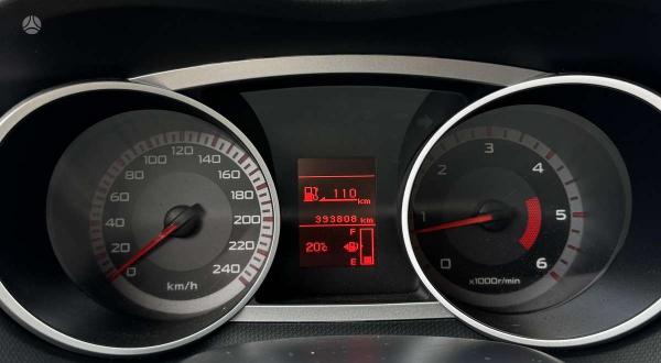 Black Peugeot 4007 2008 in Vilnius, with an engine capacity of 2.20 L and mileage of 394 thousand km for 3450 €, photo 10 on AUTOMOTO.COM.LV