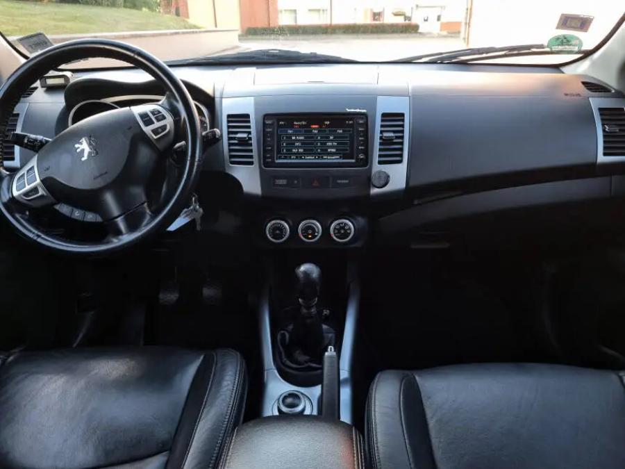 Melns Peugeot 4007 2008 Jēkabpils, ar dzinēja tilpumu 2.20 L un nobraukumu 237 tūkst. km par 6250 €, foto 18 vietnē AUTOMOTO.COM.LV