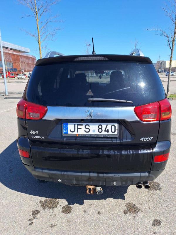 Melns Peugeot 4007 2008 Klaipėda, ar dzinēja tilpumu 2.20 L un nobraukumu 415 tūkst. km par 2200 €, foto 2 vietnē AUTOMOTO.COM.LV
