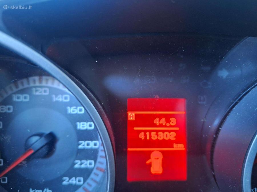 Black Peugeot 4007 2008 in Klaipeda, with an engine capacity of 2.20 L and mileage of 415 thousand km for 2200 €, photo 11 on AUTOMOTO.COM.LV