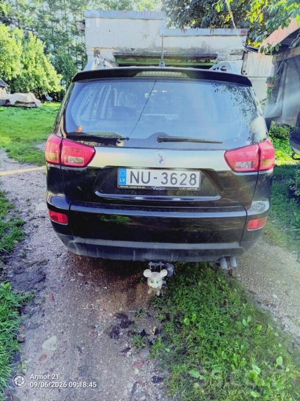 Black Peugeot 4007 2008 in Liepaja, with an engine capacity of 2.20 L and mileage of 317 thousand km for 3500 €, photo 3 on AUTOMOTO.COM.LV