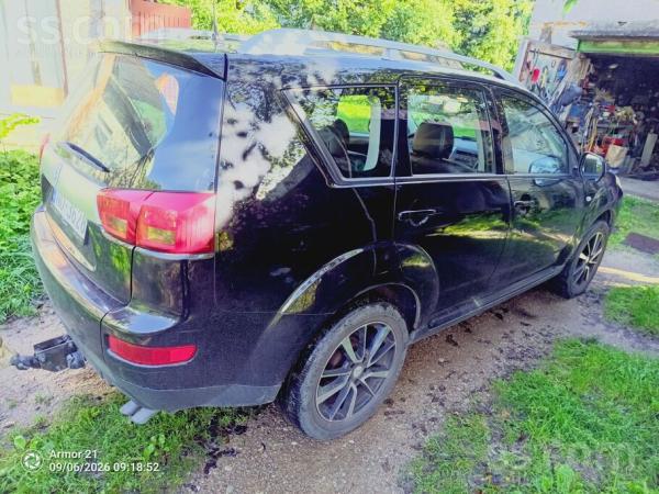 Black Peugeot 4007 2008 in Liepaja, with an engine capacity of 2.20 L and mileage of 317 thousand km for 3500 €, photo 11 on AUTOMOTO.COM.LV