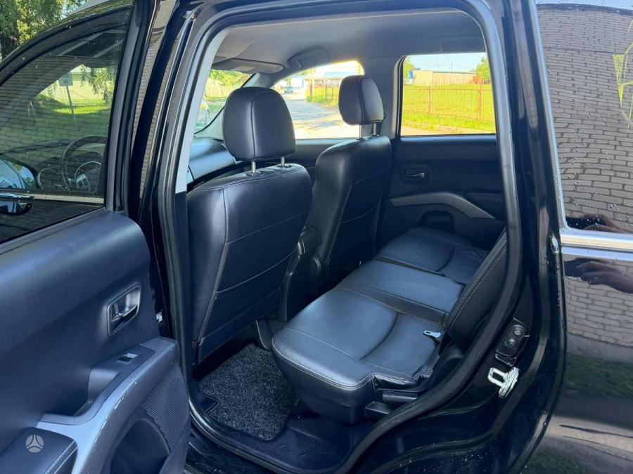 Melns Peugeot 4007 2008 Šauļi, ar dzinēja tilpumu 2.18 L un nobraukumu 224 tūkst. km par 3600 €, foto 12 vietnē AUTOMOTO.COM.LV