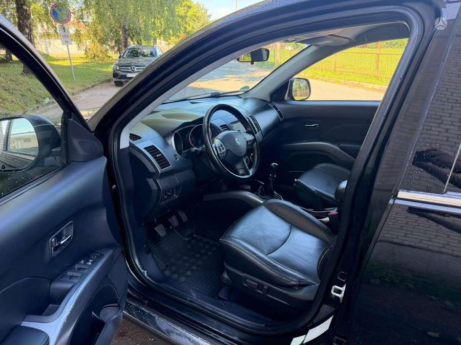 Melns Peugeot 4007 2008 Šauļi, ar dzinēja tilpumu 2.18 L un nobraukumu 224 tūkst. km par 3600 €, foto 14 vietnē AUTOMOTO.COM.LV