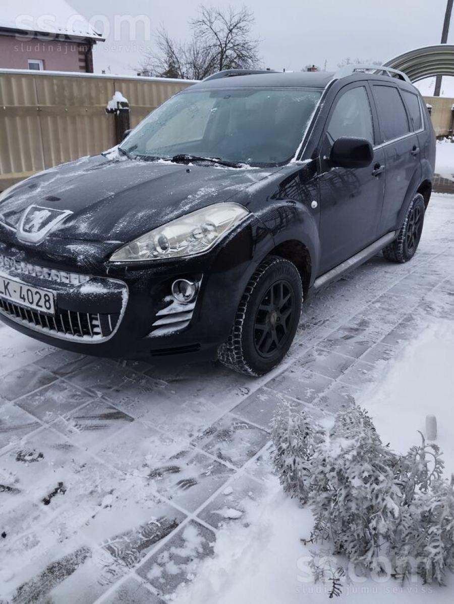 Black Peugeot 4007 2009 in Daugavpils, with an engine capacity of 2.20 L and mileage of 261 thousand km for 3800 €, photo 12 on AUTOMOTO.COM.LV