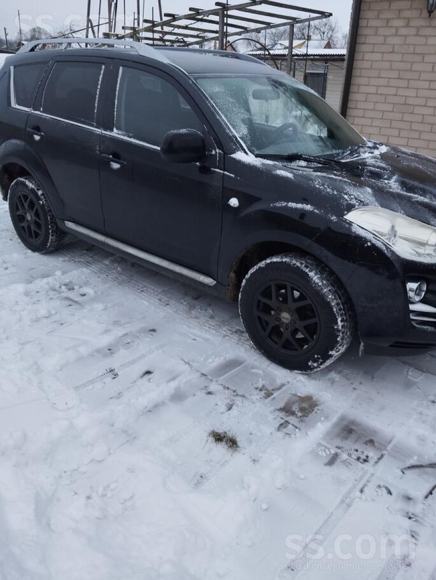 Black Peugeot 4007 2009 in Daugavpils, with an engine capacity of 2.20 L and mileage of 261 thousand km for 3800 €, photo 13 on AUTOMOTO.COM.LV