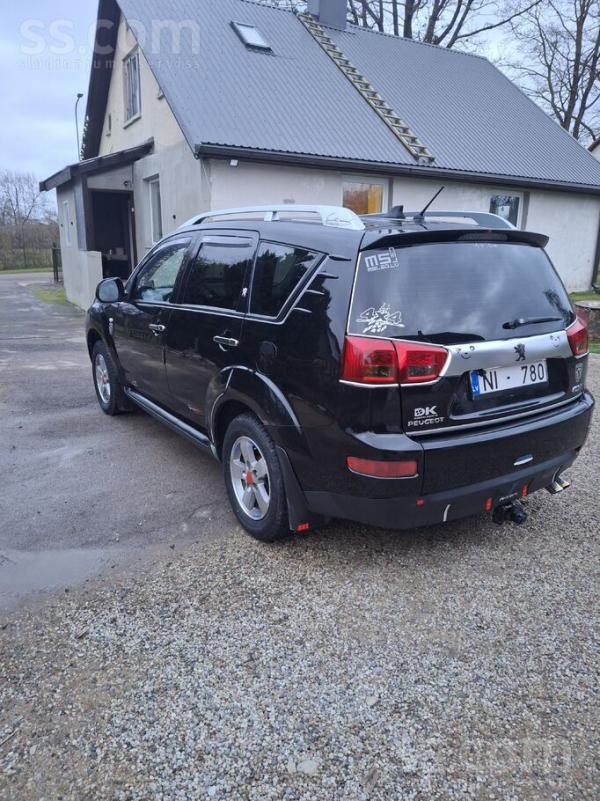 Black Peugeot 4007 2009 in Saldus, with an engine capacity of 2.20 L and mileage of 412 thousand km for 3150 €, photo 3 on AUTOMOTO.COM.LV