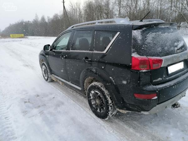 Black Peugeot 4007 2009 in Utena, with an engine capacity of 2.20 L and mileage of 261 thousand km for 3850 €, photo 7 on AUTOMOTO.COM.LV