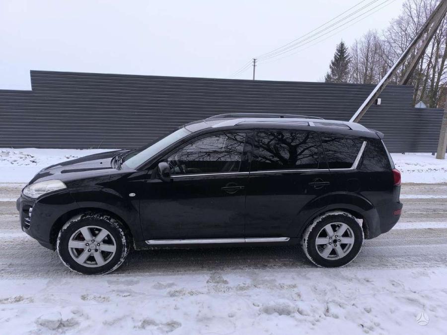 Black Peugeot 4007 2009 in Marijampole, with an engine capacity of 2.18 L and mileage of 309 thousand km for 3550 €, photo 2 on AUTOMOTO.COM.LV
