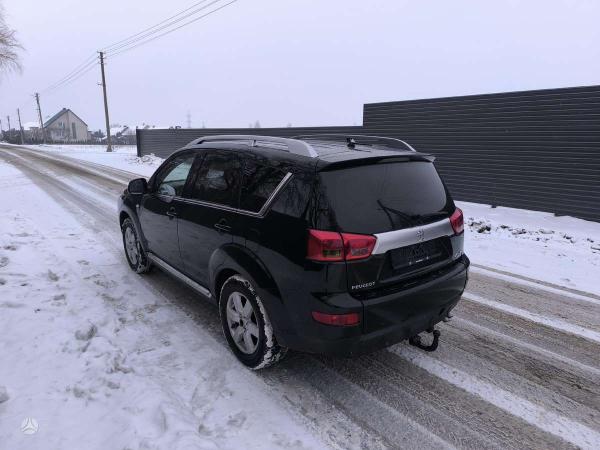 Black Peugeot 4007 2009 in Marijampole, with an engine capacity of 2.18 L and mileage of 309 thousand km for 3550 €, photo 3 on AUTOMOTO.COM.LV