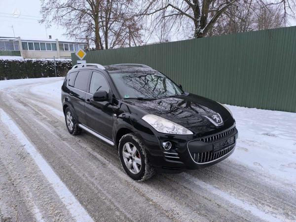 Black Peugeot 4007 2009 in Marijampole, with an engine capacity of 2.18 L and mileage of 309 thousand km for 3550 €, photo 7 on AUTOMOTO.COM.LV