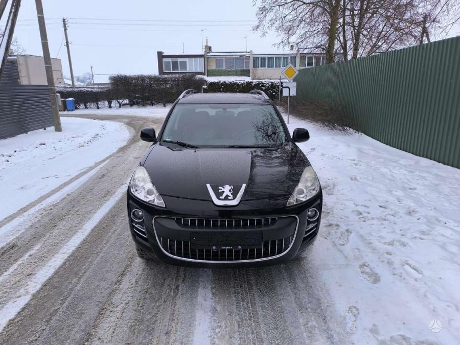 Black Peugeot 4007 2009 in Marijampole, with an engine capacity of 2.18 L and mileage of 309 thousand km for 3550 €, photo 8 on AUTOMOTO.COM.LV