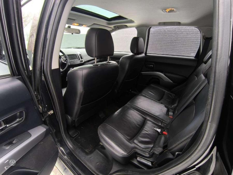 Black Peugeot 4007 2009 in Marijampole, with an engine capacity of 2.18 L and mileage of 309 thousand km for 3550 €, photo 11 on AUTOMOTO.COM.LV